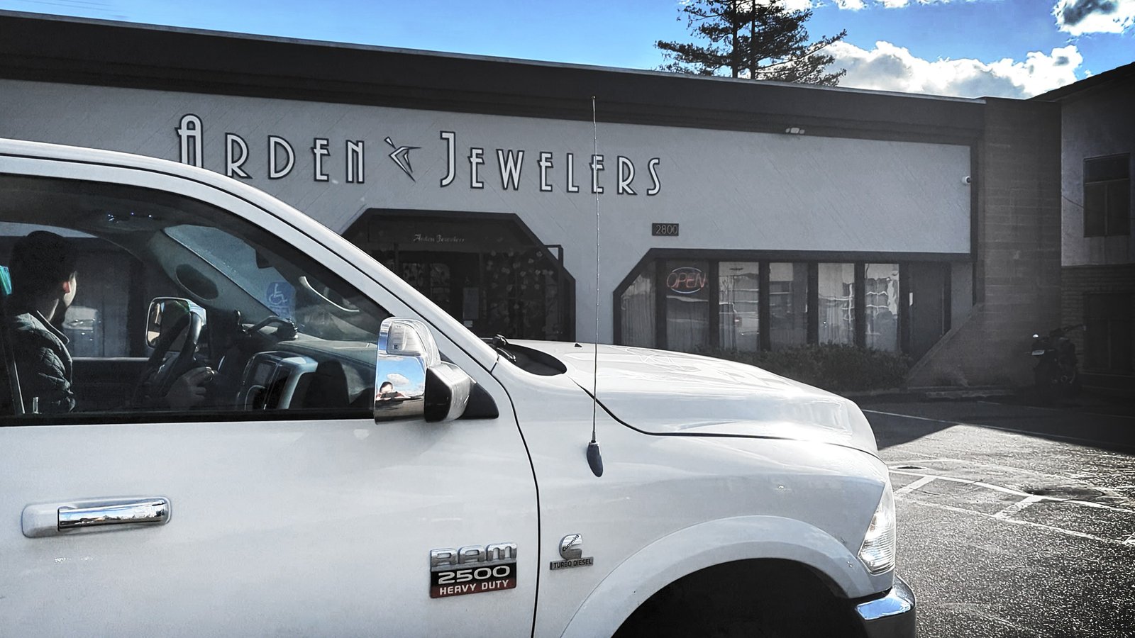 Chain Strength Comparison Test : Arden Jewelers